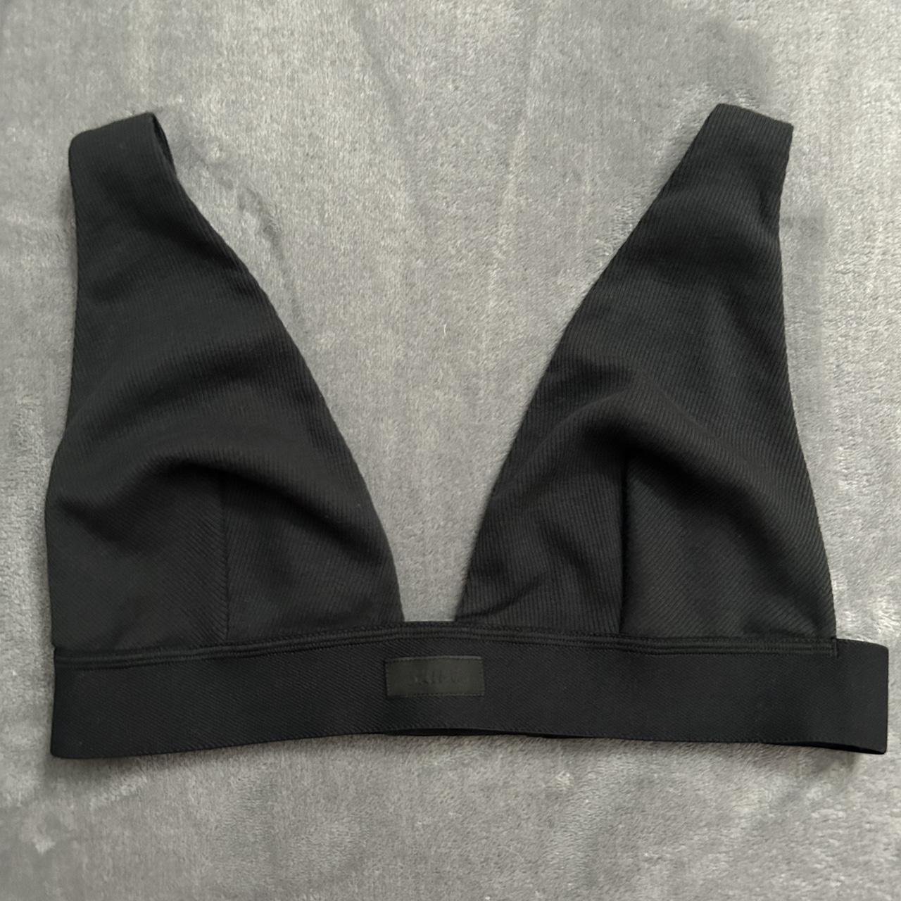 skims size L bra , can fit s and m aswell need gone... - Depop