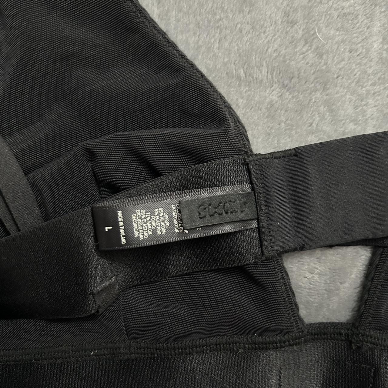 skims size L bra , can fit s and m aswell need gone... - Depop