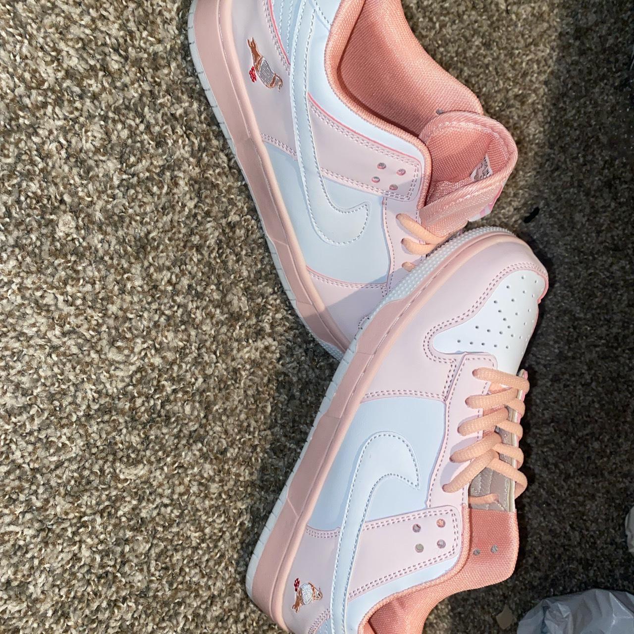 Nike Pink pigeon Dunks sizs 5.5 new - Depop