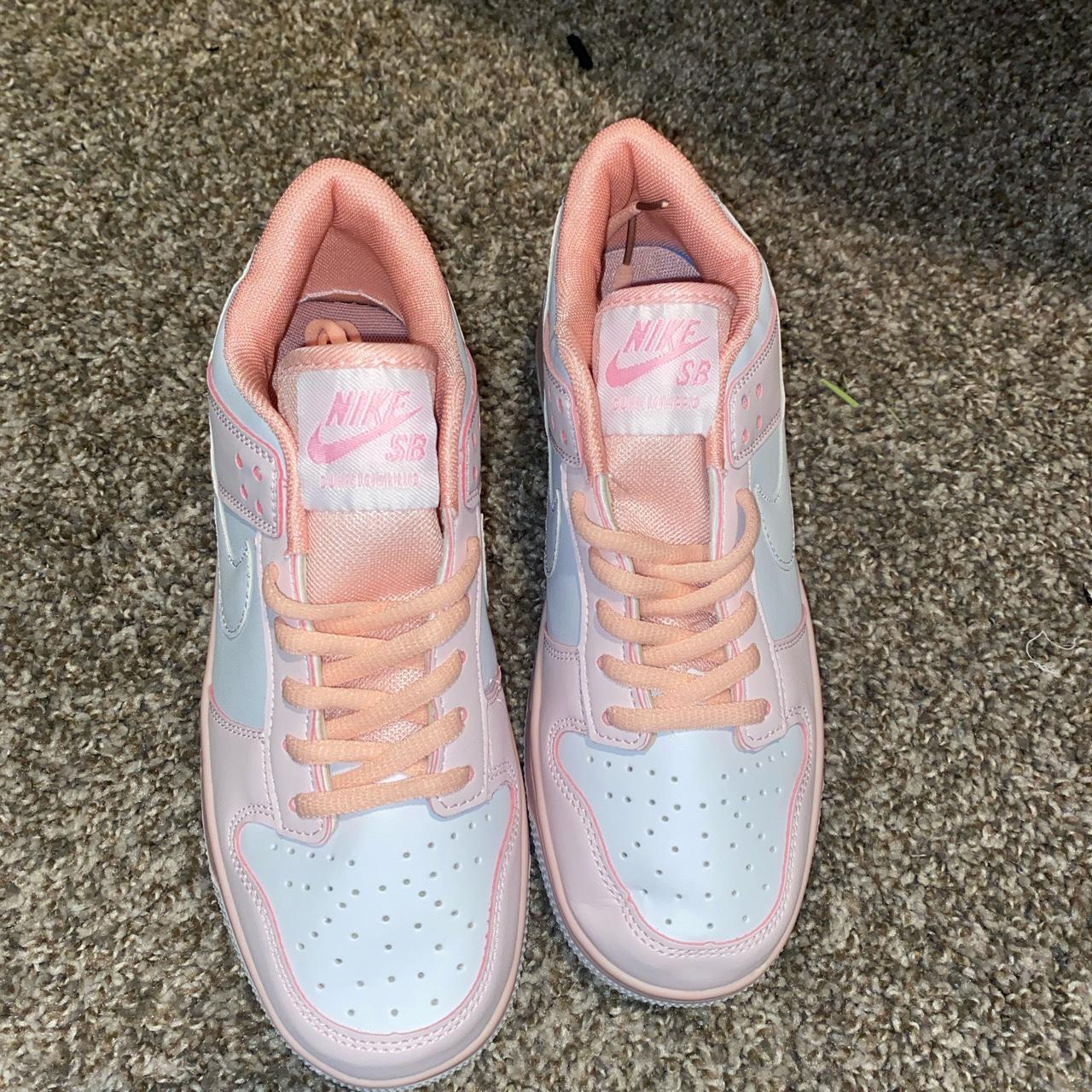 Nike Pink pigeon Dunks sizs 5.5 new - Depop