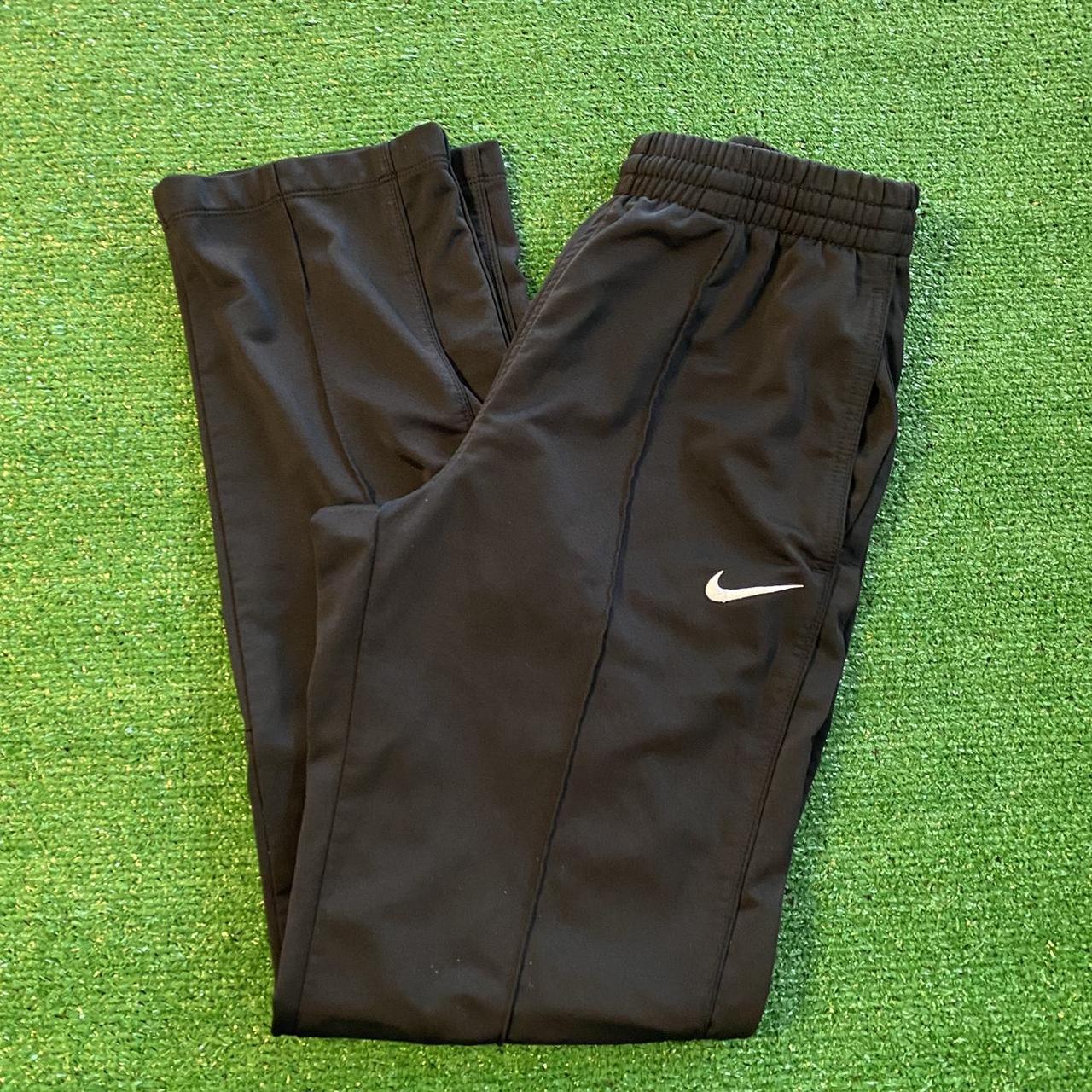 Mens Nike pleated athletic pants (S) Super nice fit... - Depop