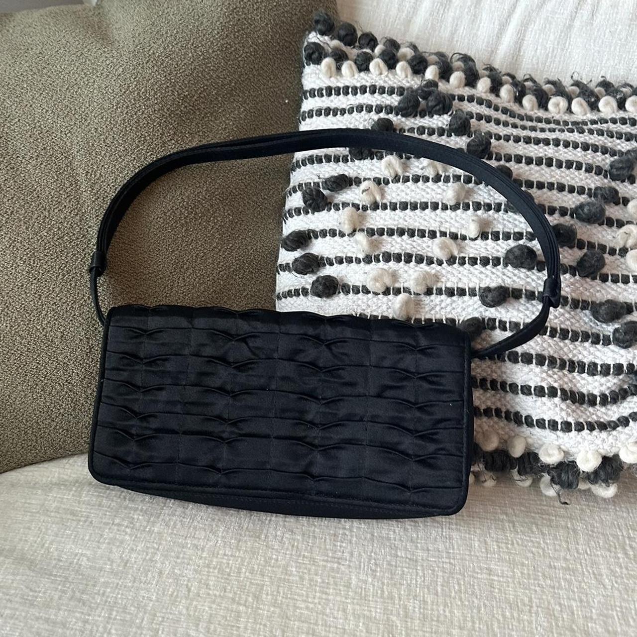 Black ruched shoulder bag - Depop