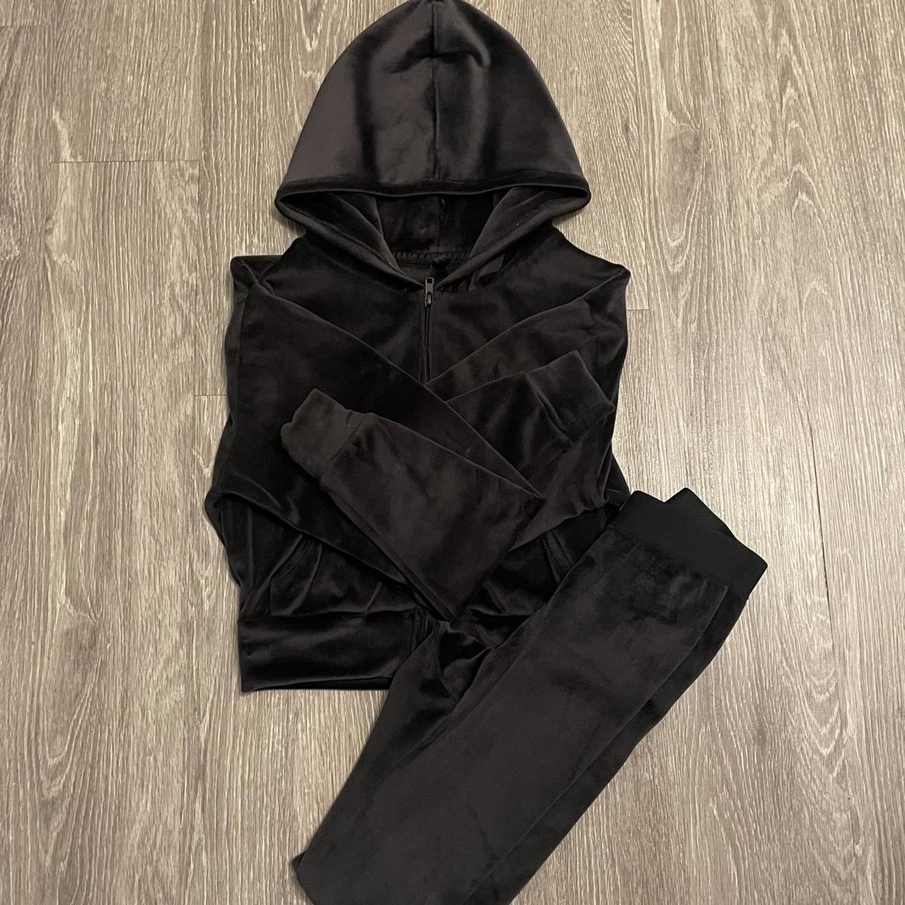 Skims velour matching set... Perfect for the Autumn... - Depop