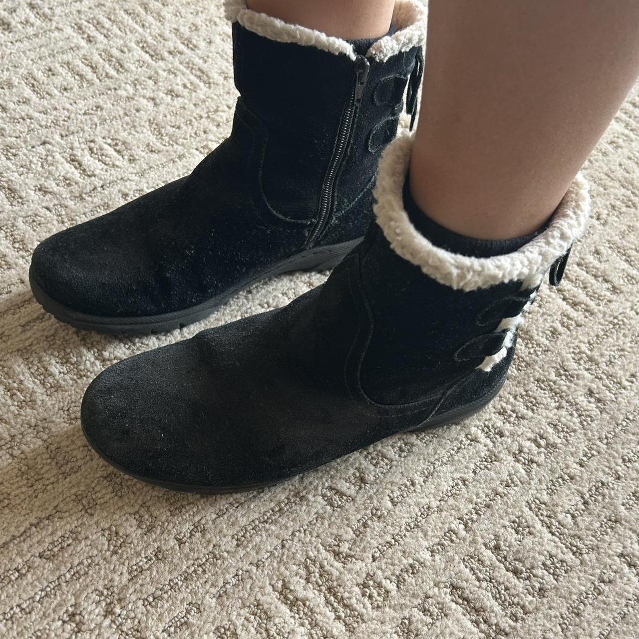 Cute winter boots! They are waterproof and super... - Depop