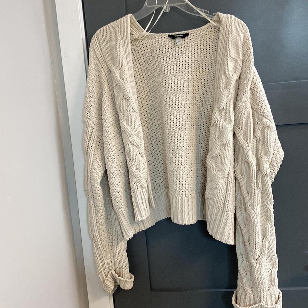 Cream colored cable knit cardigan xcellent... - Depop