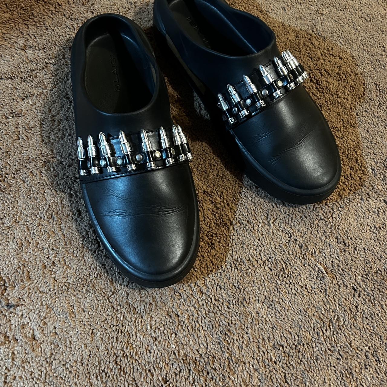 Bullet slides Sum creasing in front due to wear but... - Depop