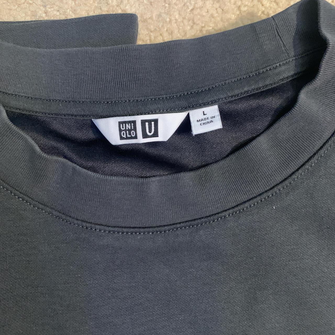 Large grey Uniqlo shirt dri fit - Depop
