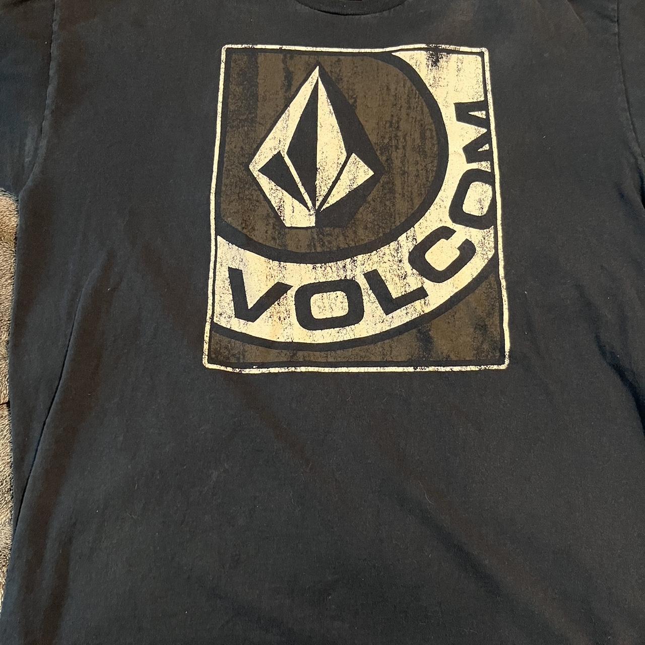 Really cool vintage grunge style Volcom t-shirt 7/10... - Depop
