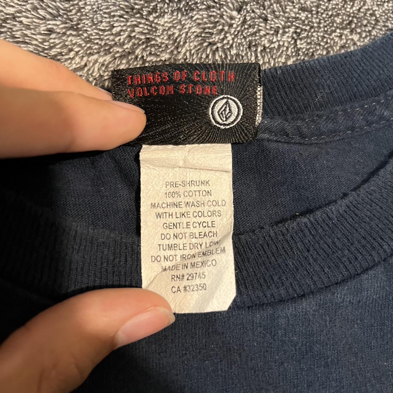 Really cool vintage grunge style Volcom t-shirt 7/10... - Depop