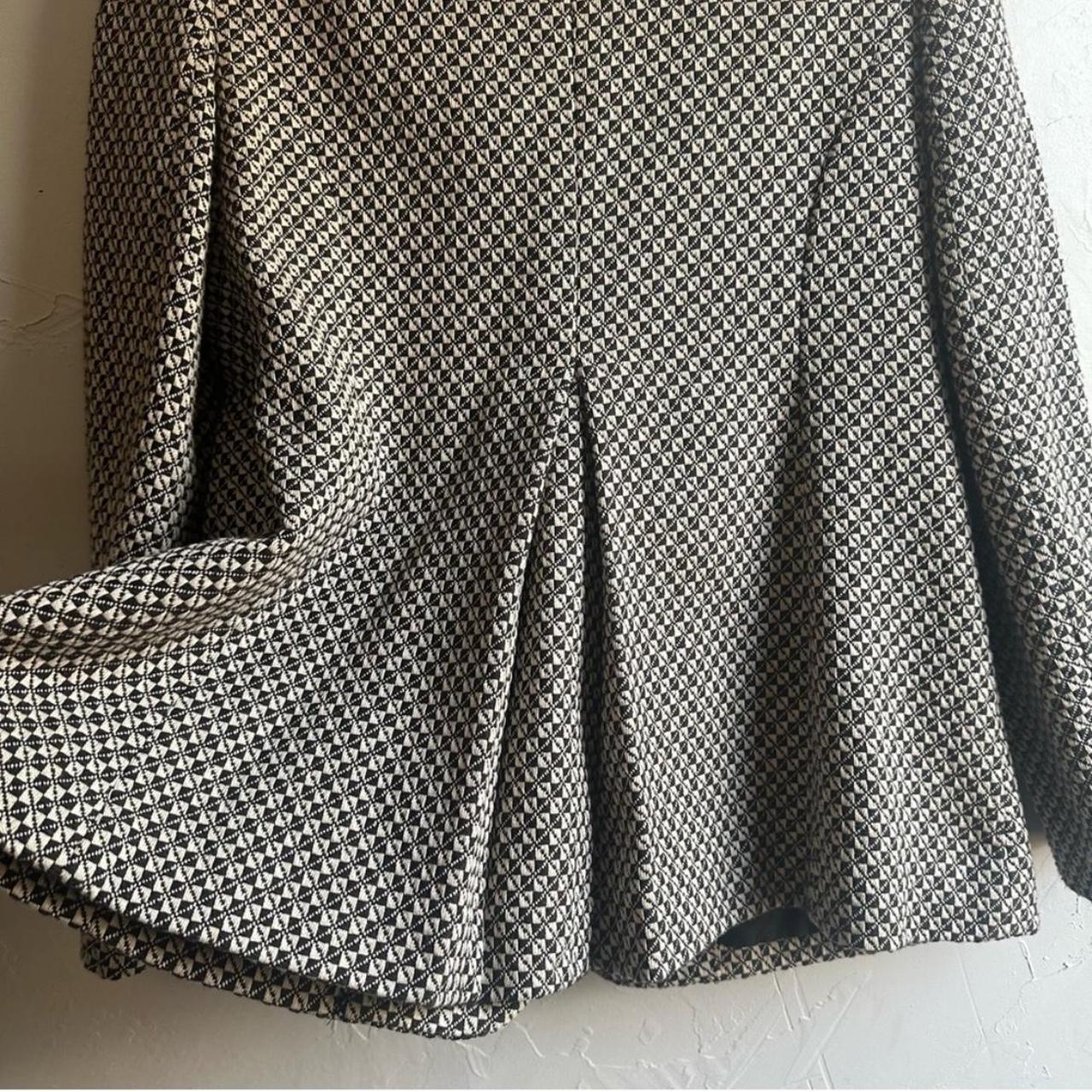 Ann Taylor Retro Inspired Short Swing Diamond... | Depop