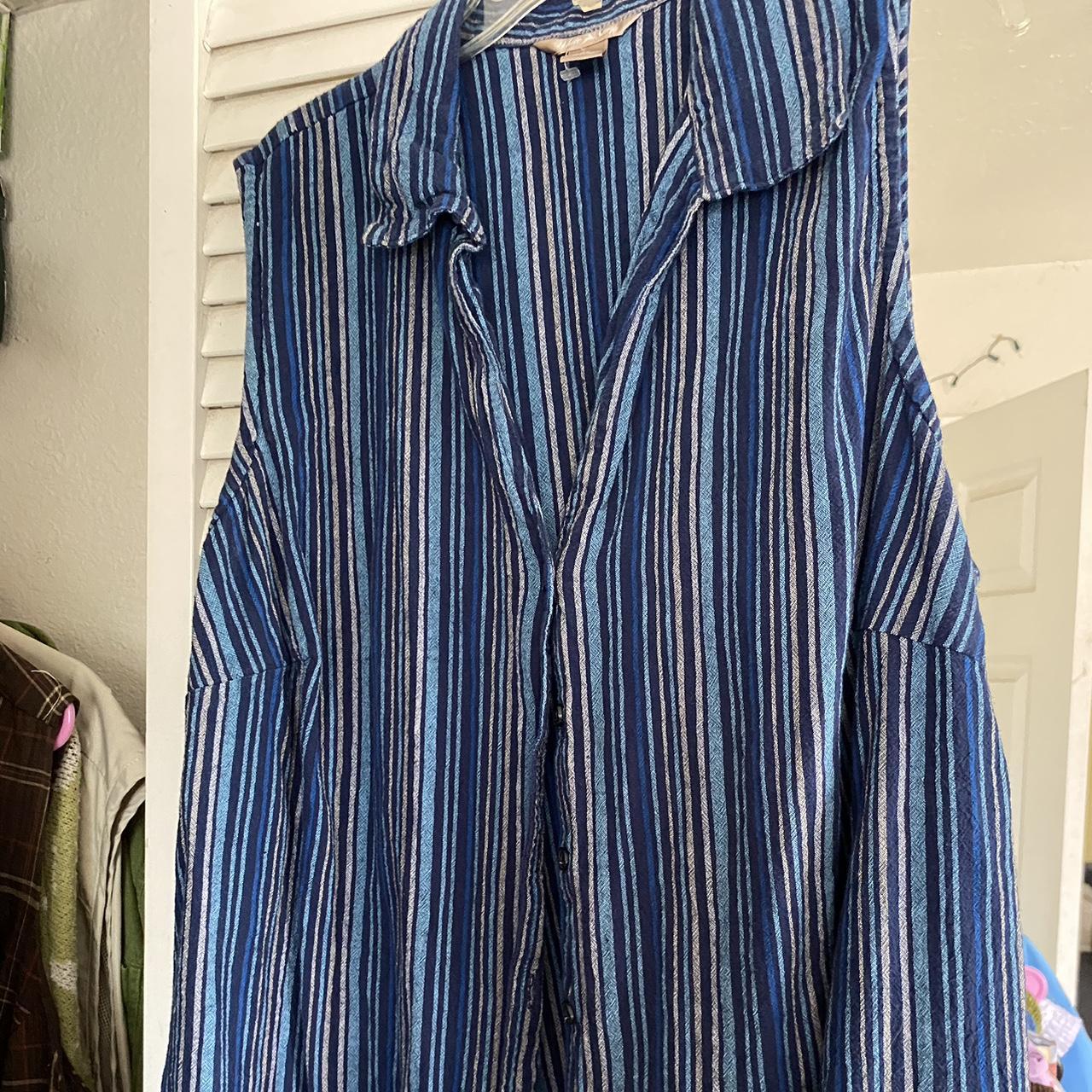 cute sleeveless blue button up ! perfect for summer... - Depop