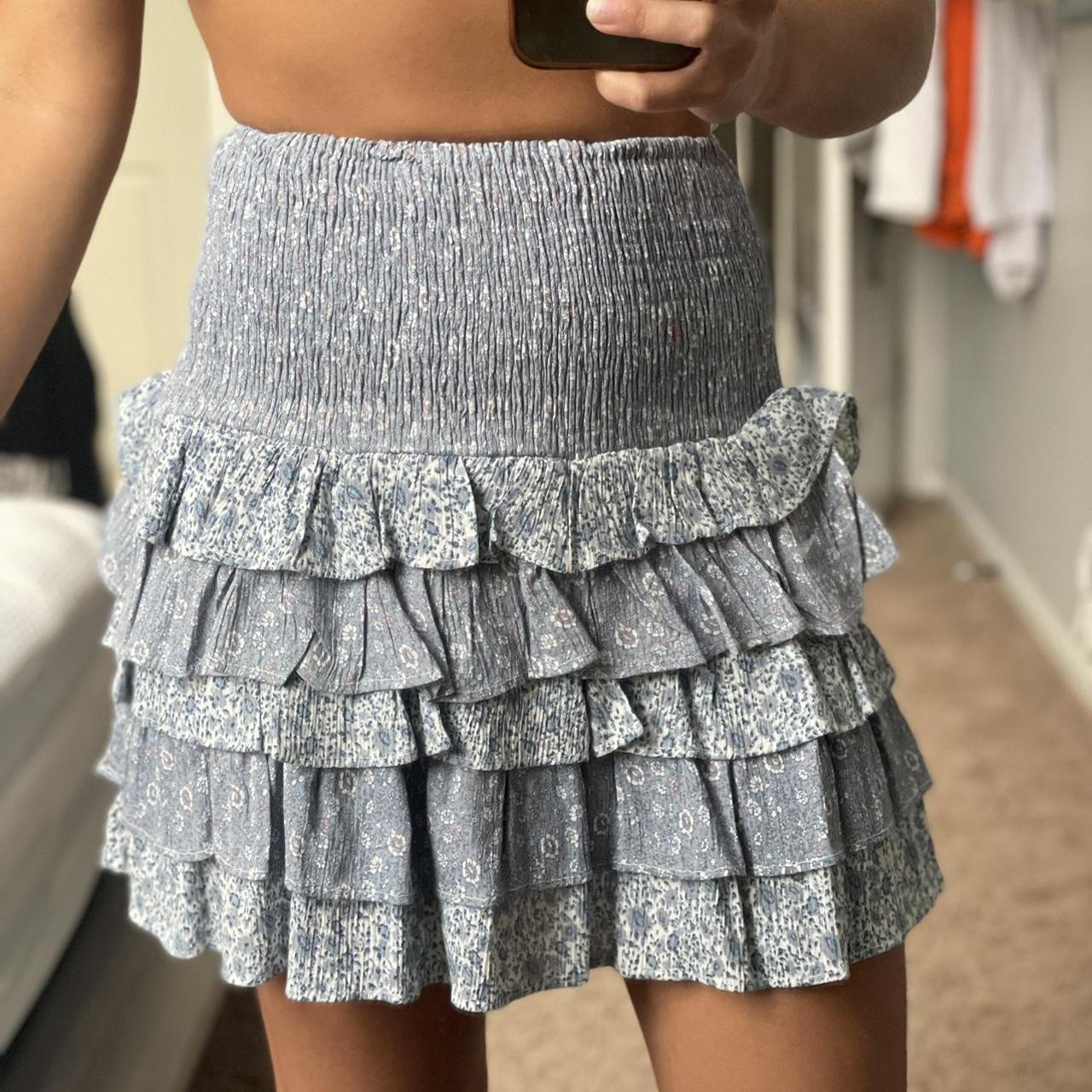 Preppy boutique ruffle skirt. Size small. Never worn - Depop