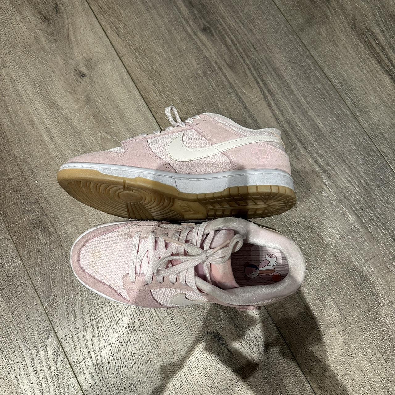 pink nike dunks - Depop
