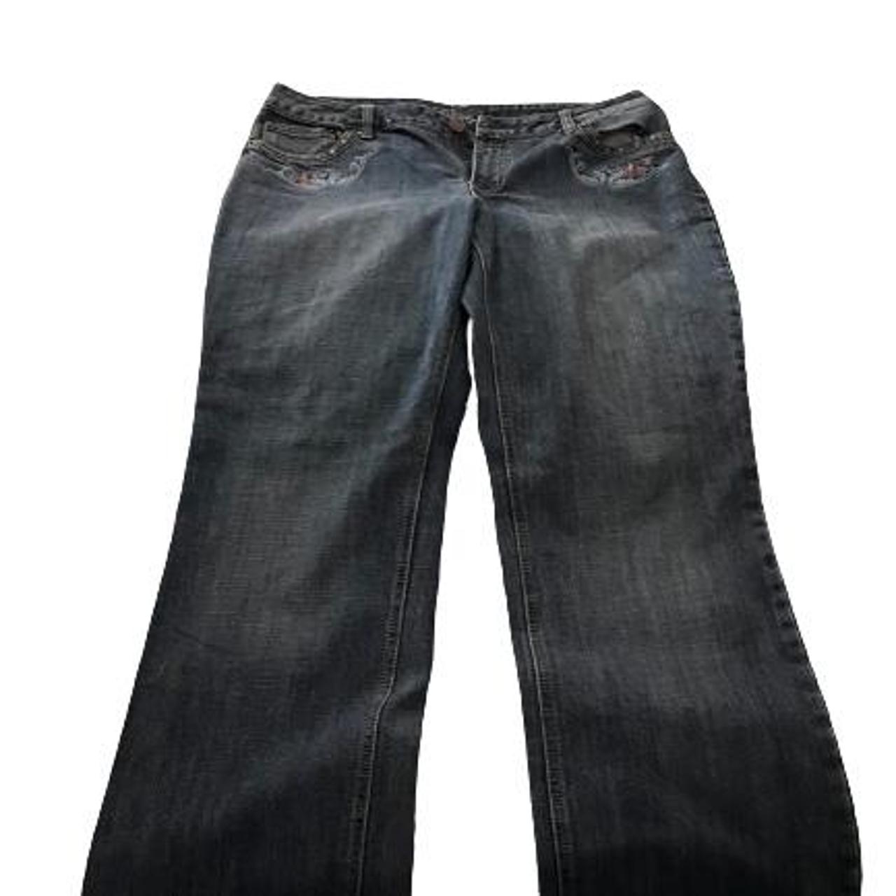 -size 16 -design at the back -long jeans - Depop