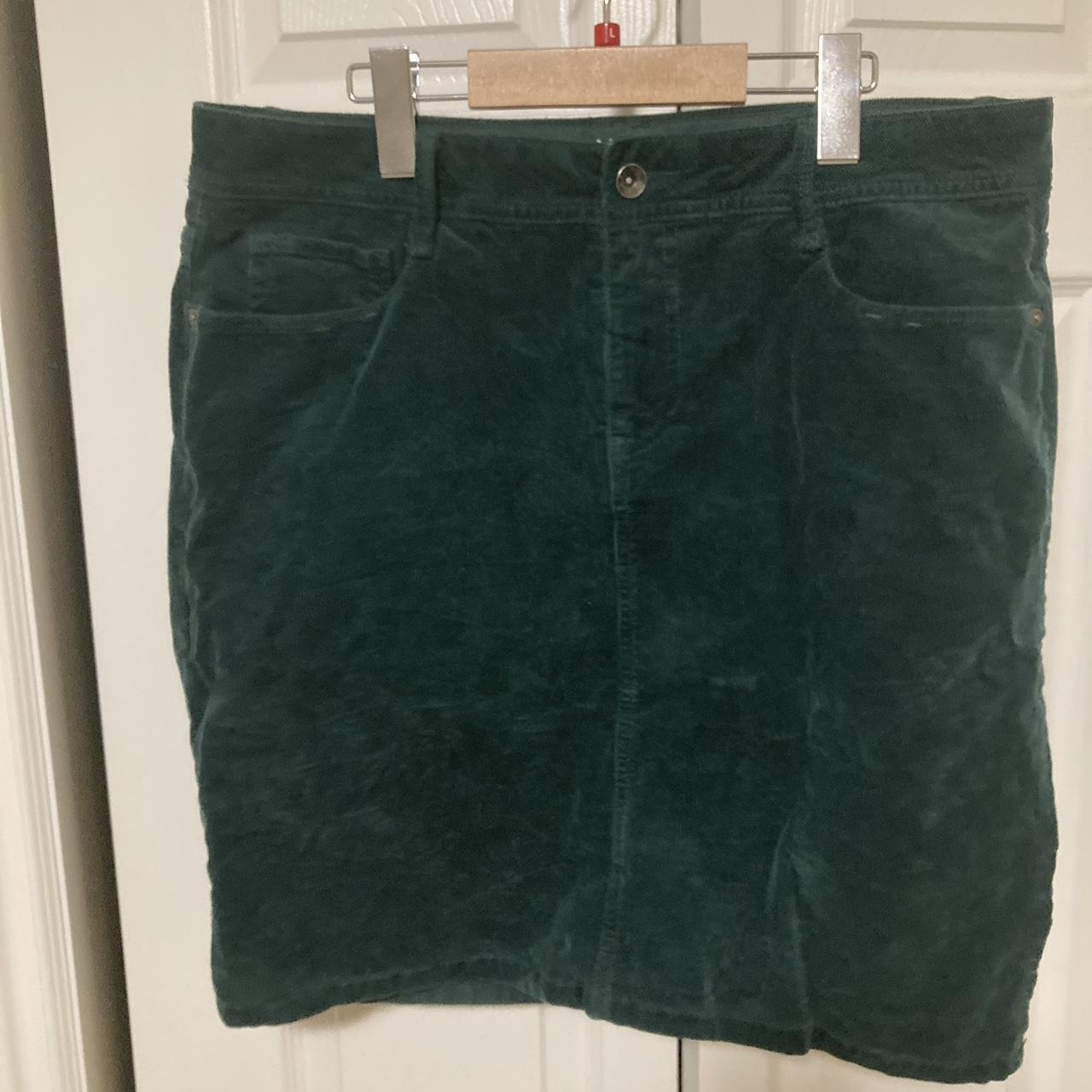 Forest green corduroy mini-ish skirt Hits a few... - Depop