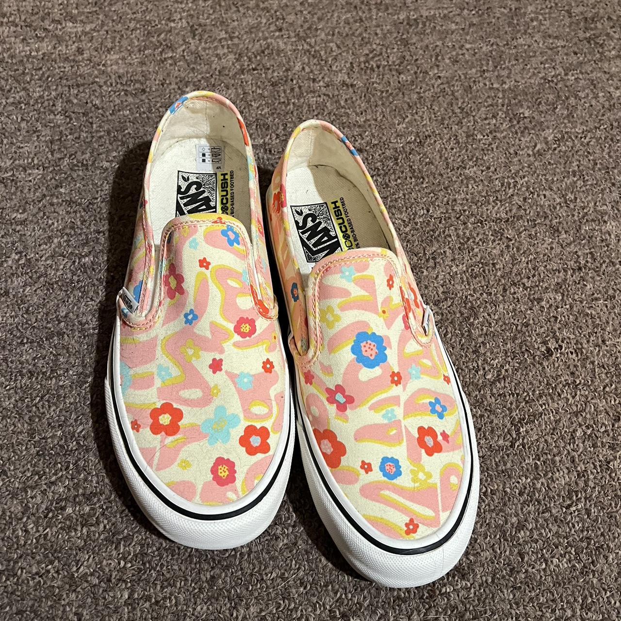 Ecocush slip on retro vans, worn once, too big - Depop