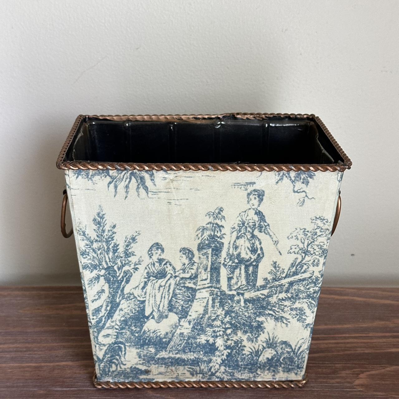 Vintage toile design planter with clear plastic... - Depop