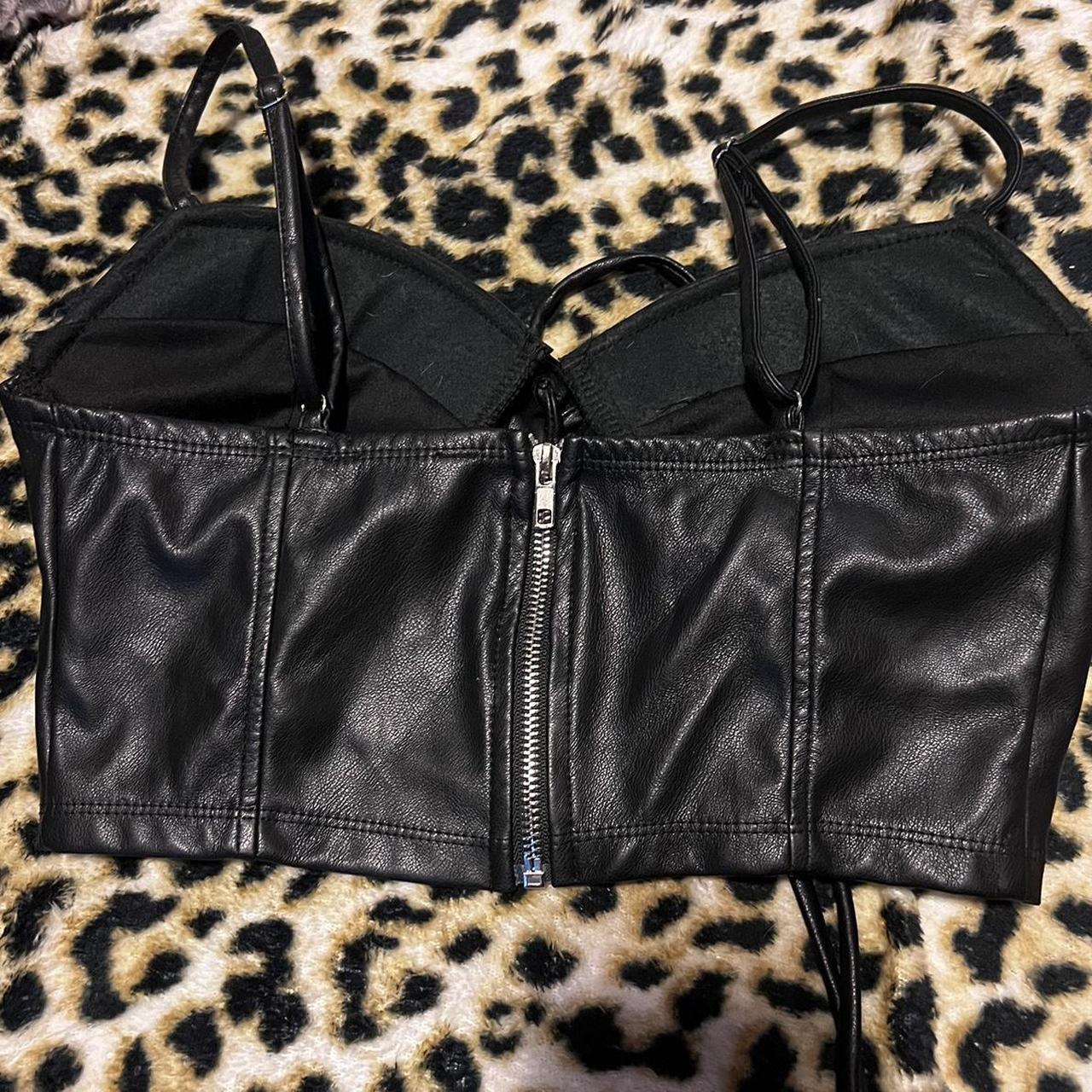 Goth crop top - Depop
