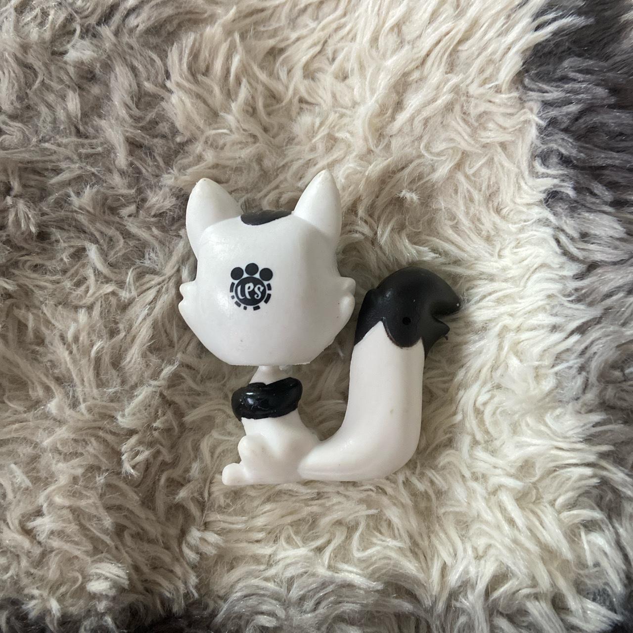 Lps white and black fox with purple jewels #3958 - Depop