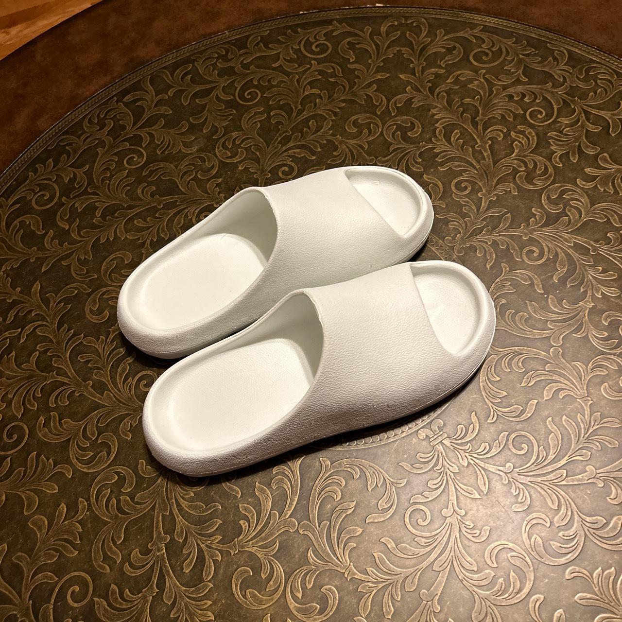 white casual slides (size: m6/w8) #comfy #white... - Depop