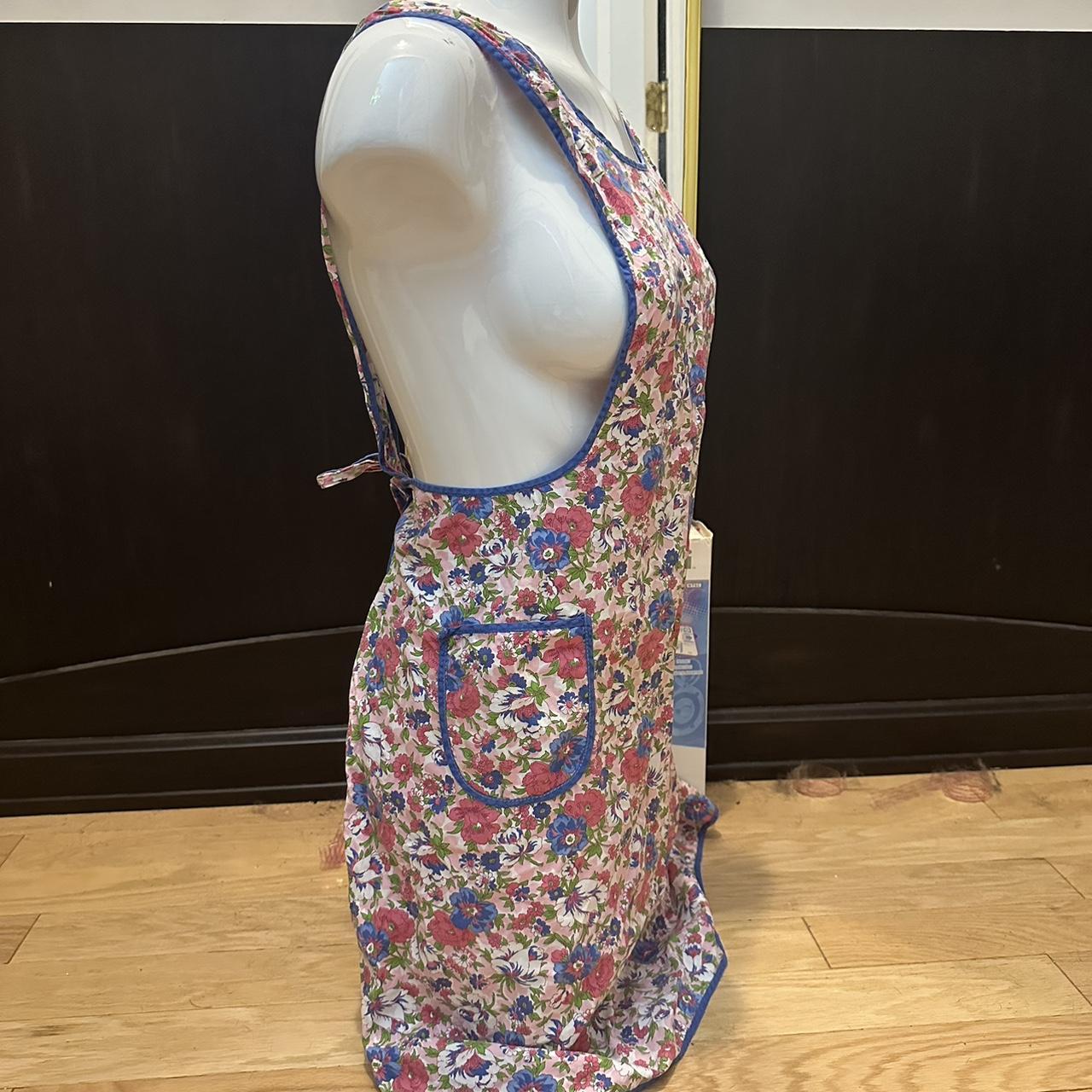 ‘70s floral apron #vintage #70s #apron #floral... - Depop