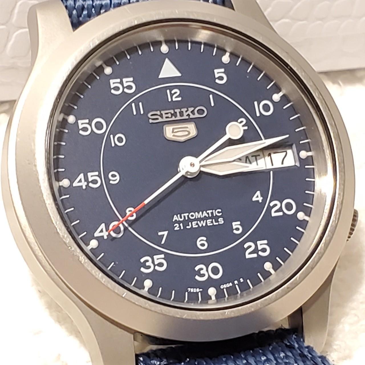 Seiko Men's Blue and Silver Watch | Depop