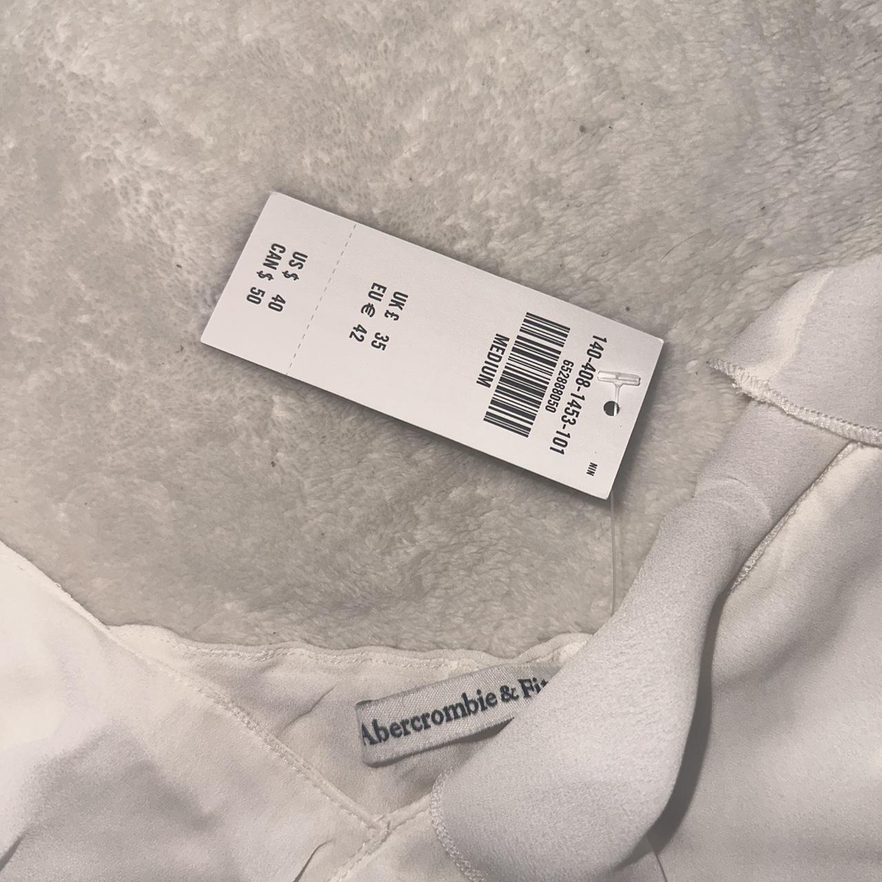 NWT Abercrombie white tank top Size medium - Depop