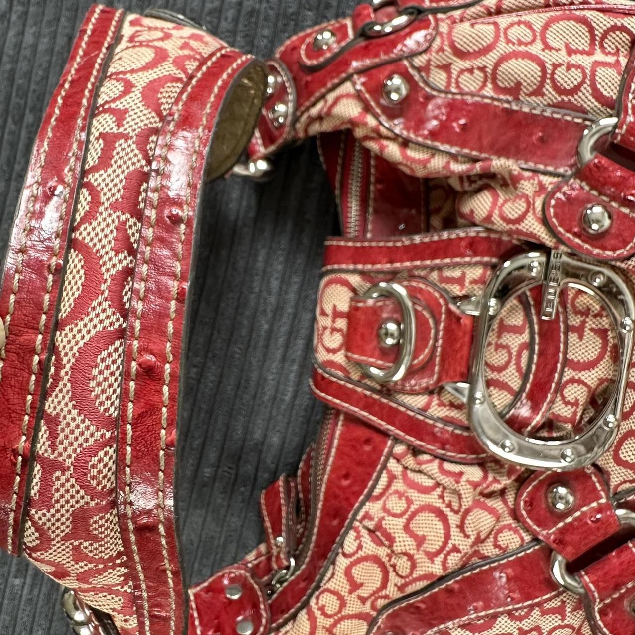 Sac Guess rare rouge vernis monogramme vintage y2k... - Depop