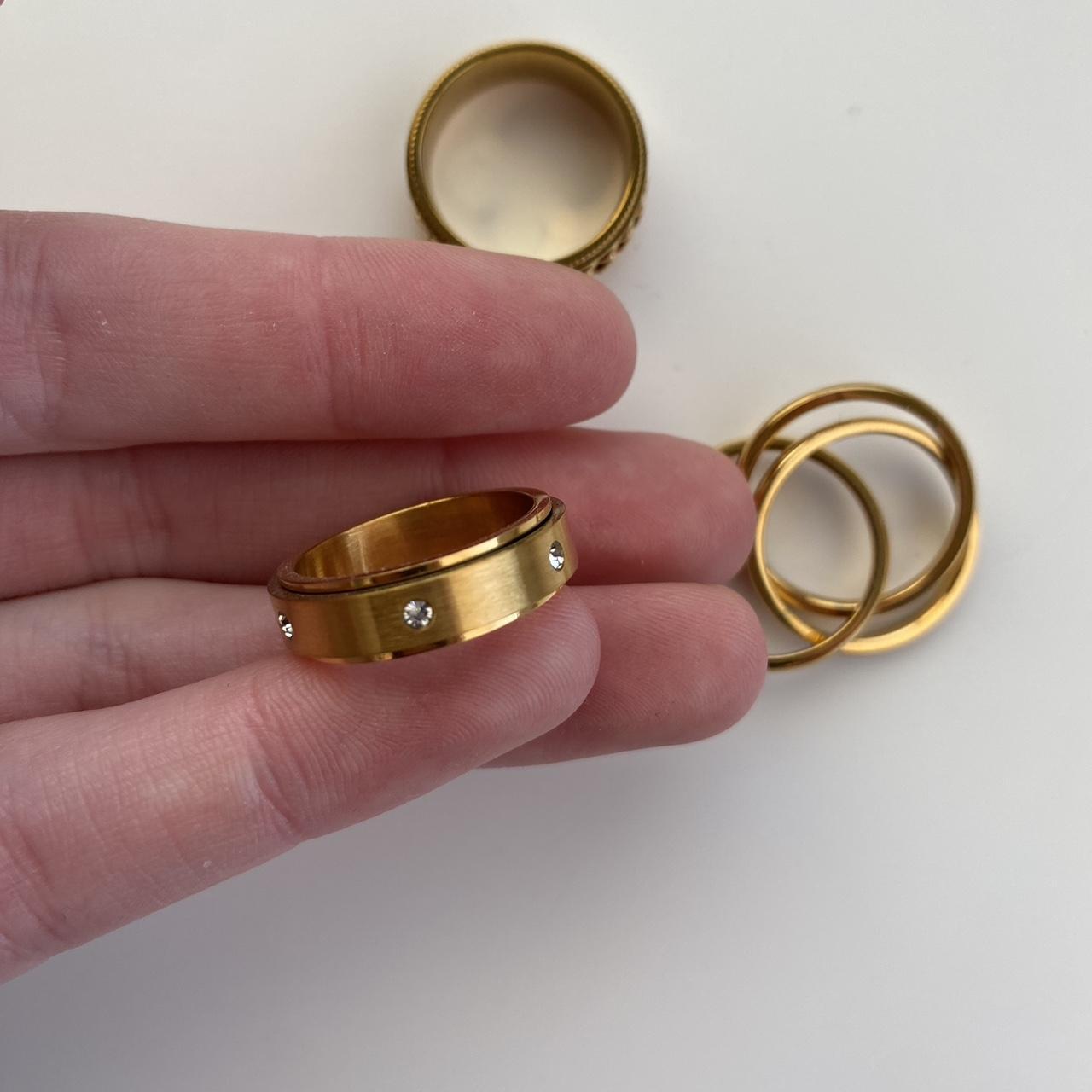 gold fidget ring 3-pack 💛 size 7 brand new... - Depop