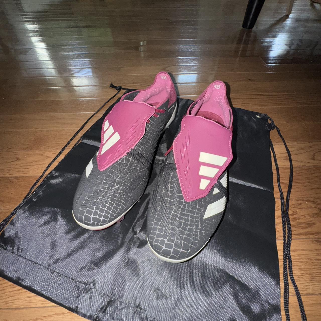 Nike predator Elite + fold over tounge - Depop