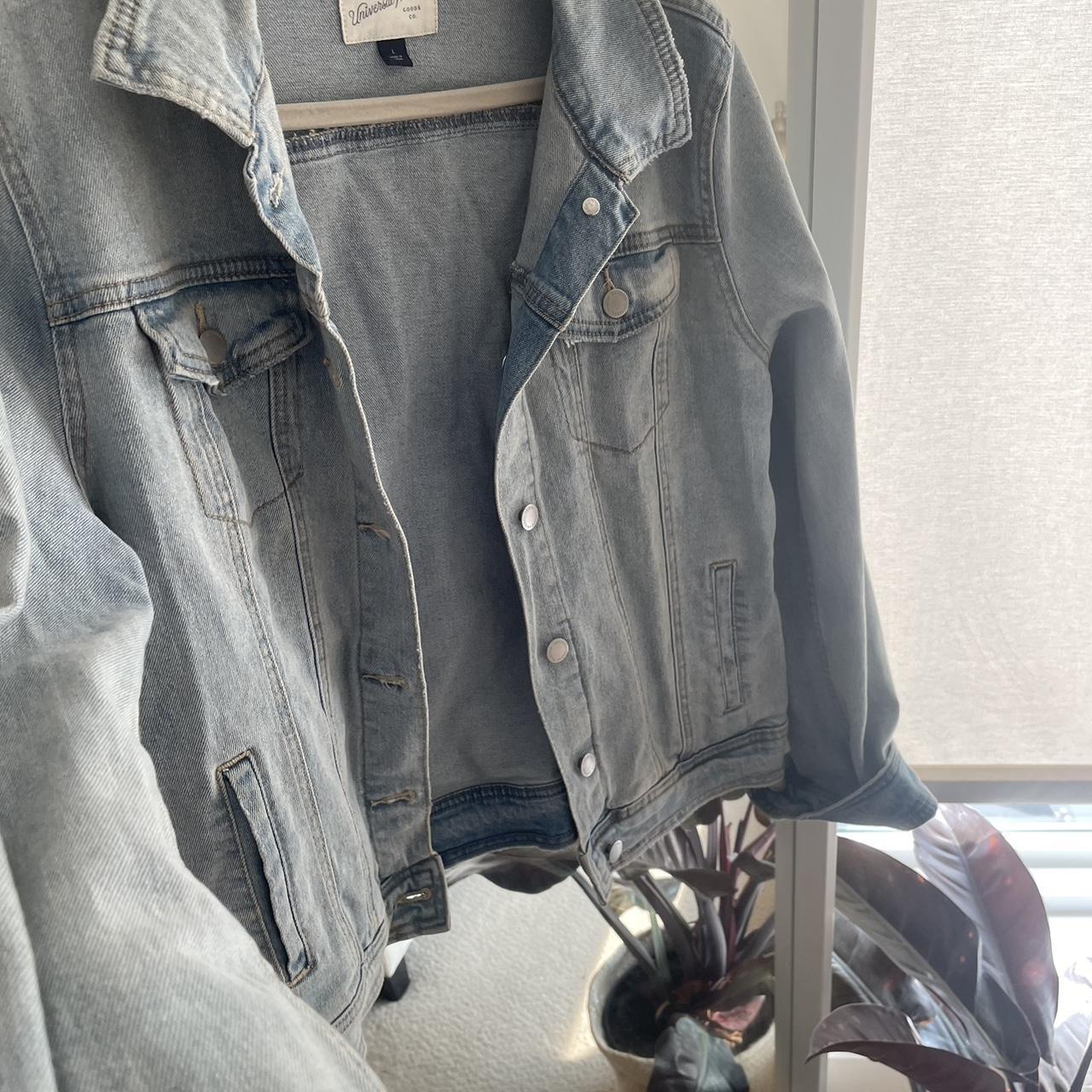 Universal threads denim jacket - Depop
