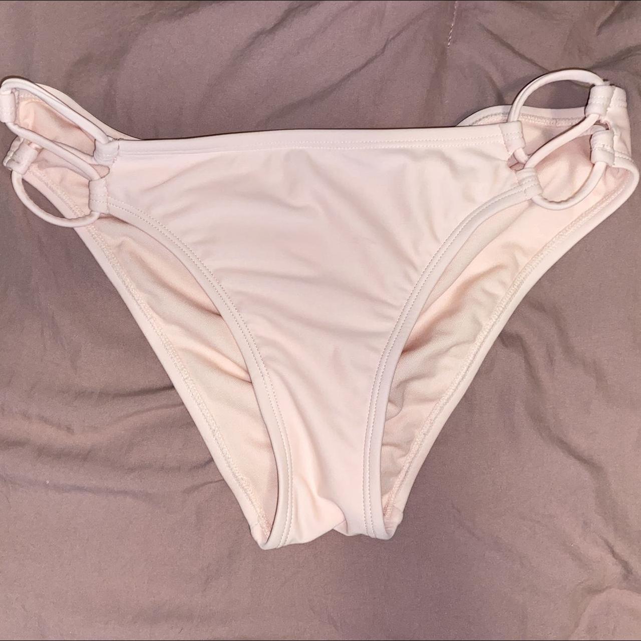 Bikini bottoms, never worn - Depop