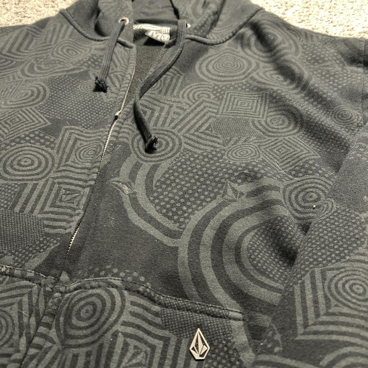 Y2K vintage volcom zip up hoodie in amazing... | Depop