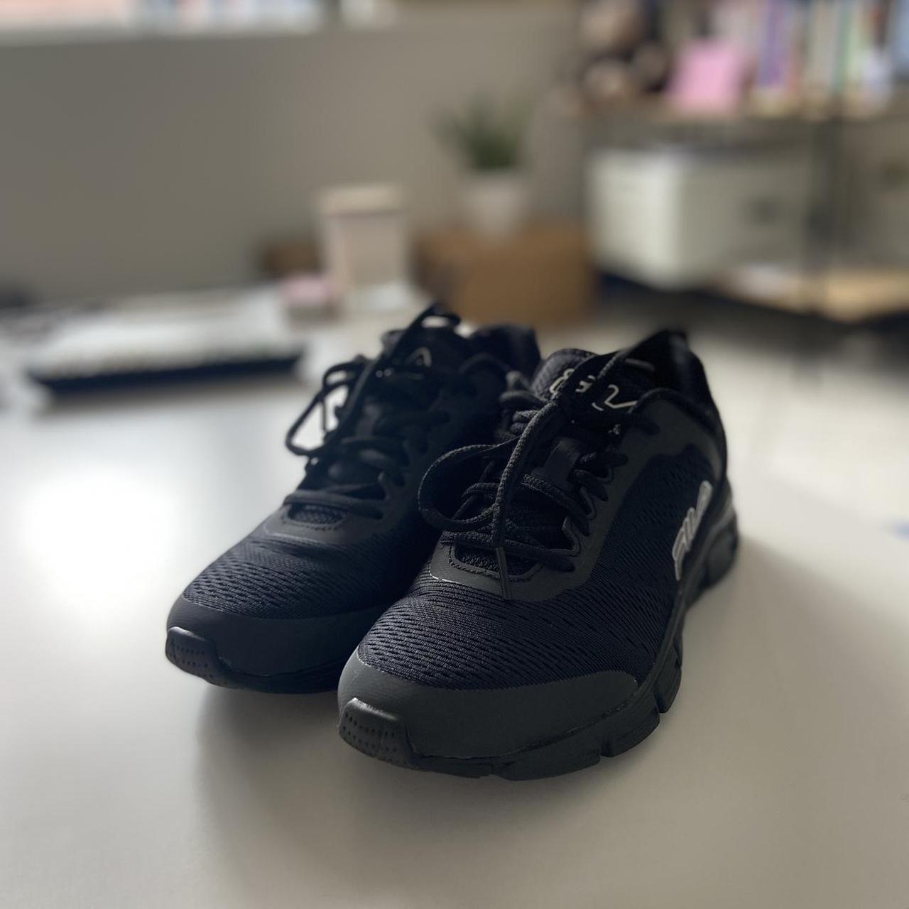 Fila Flash Attack Women A little small on me, i... - Depop