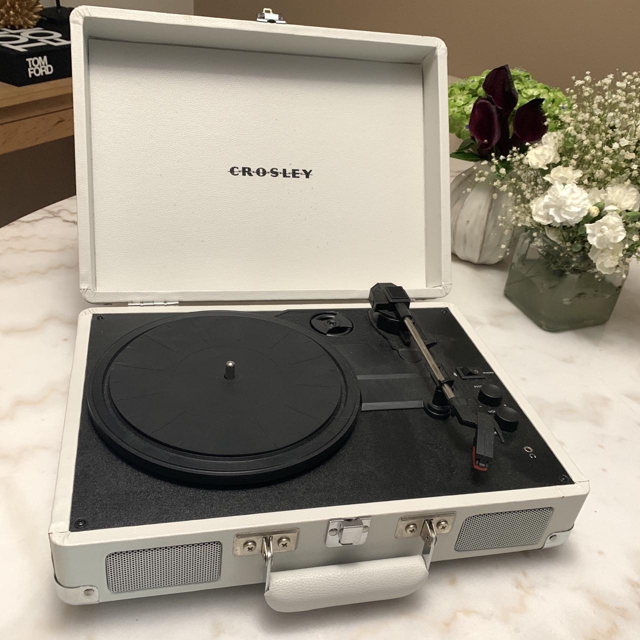 White Crosley Record Player I don’t have the cord... - Depop