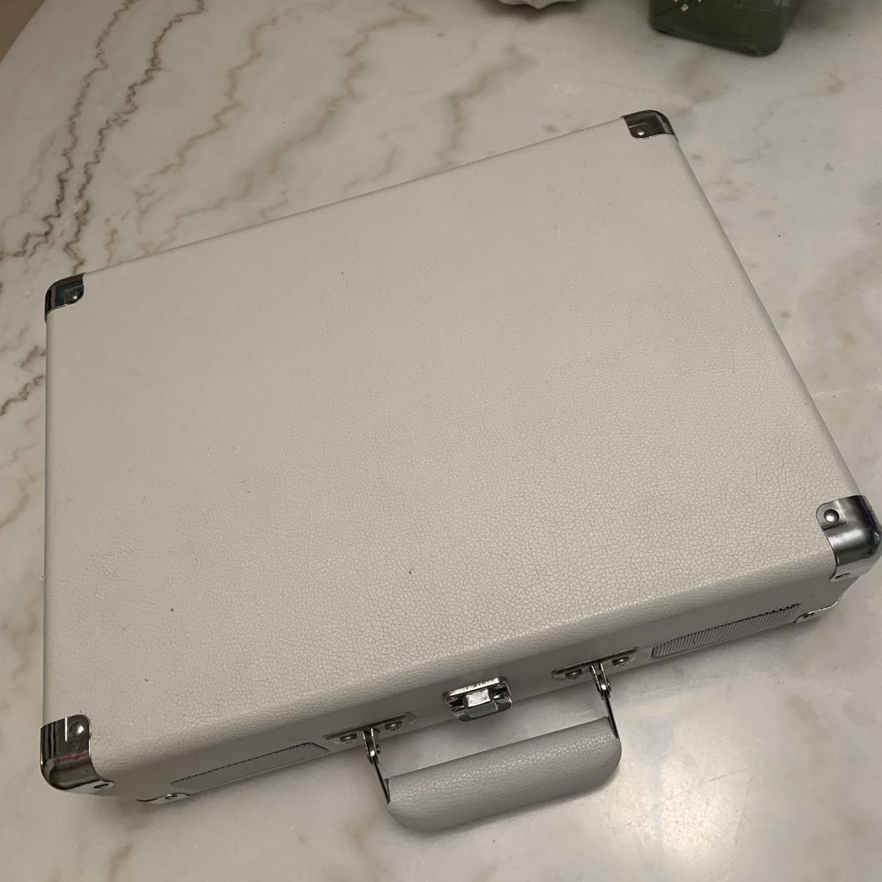 White Crosley Record Player I don’t have the cord... - Depop