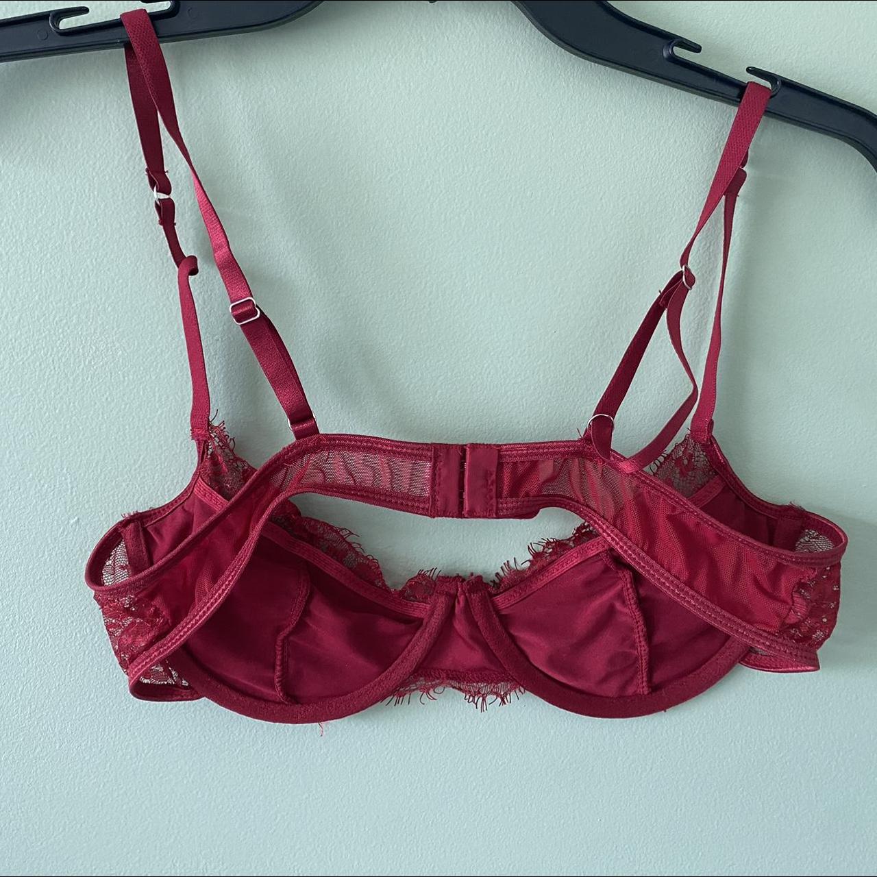 red lace underwire bra adjustable straps great... - Depop