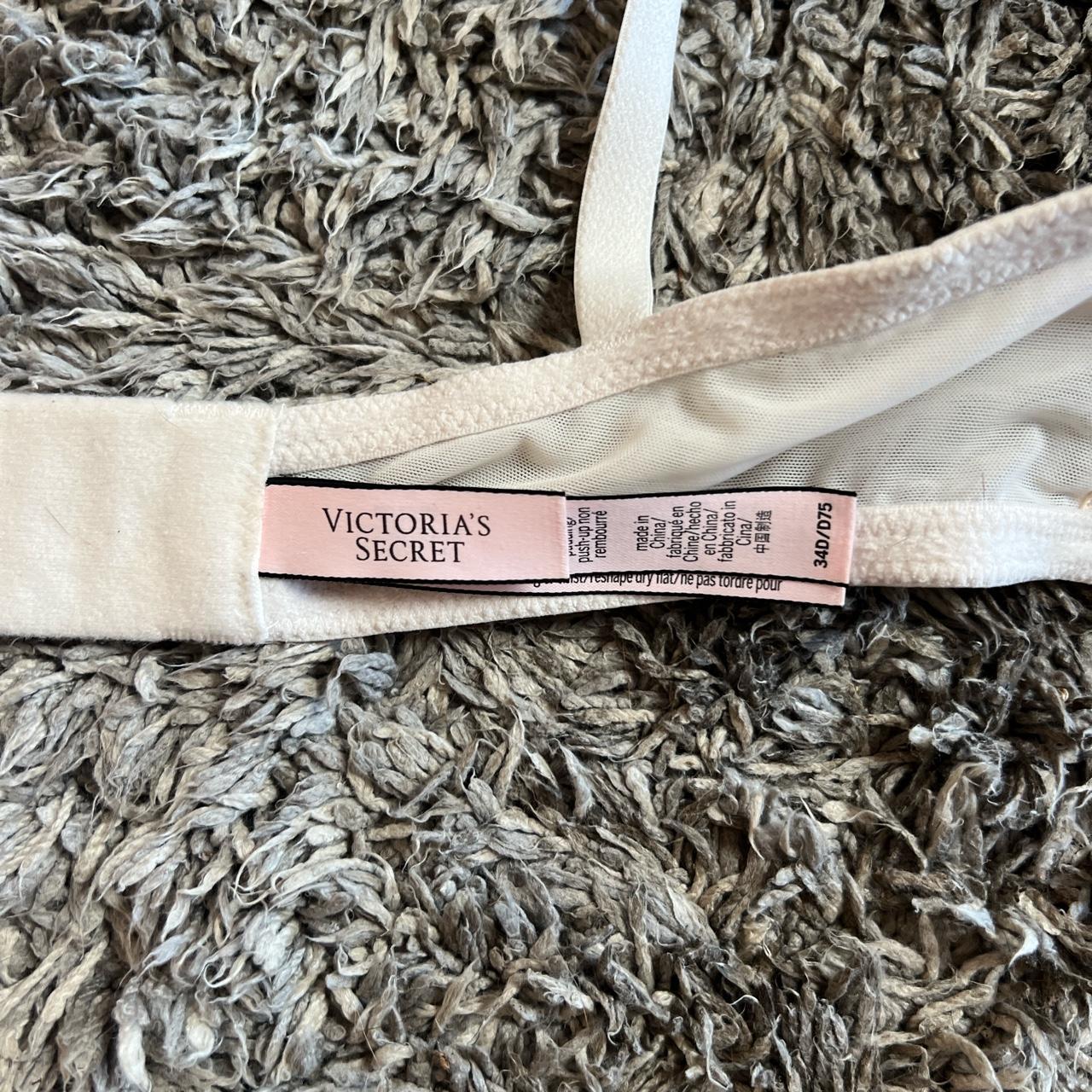 victoria's secret lace bra def not 34D fits me and... - Depop