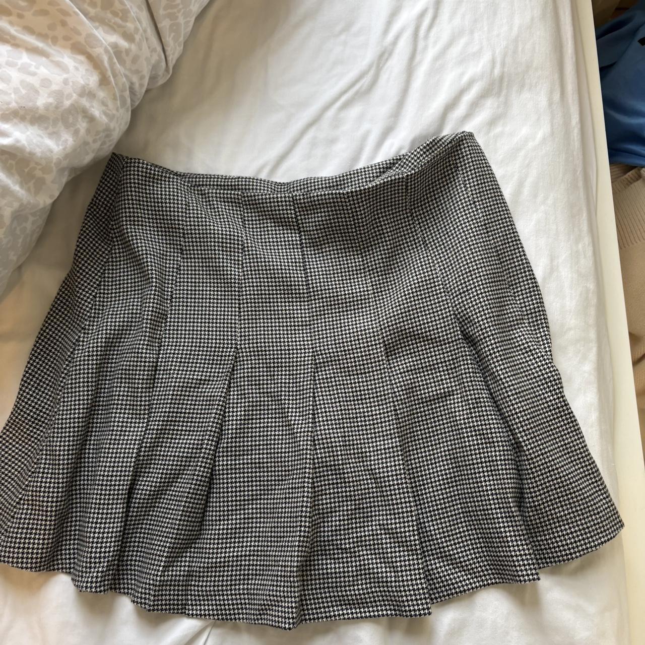 Super cute preppy Stradivarius mini skirt So cute... | Depop