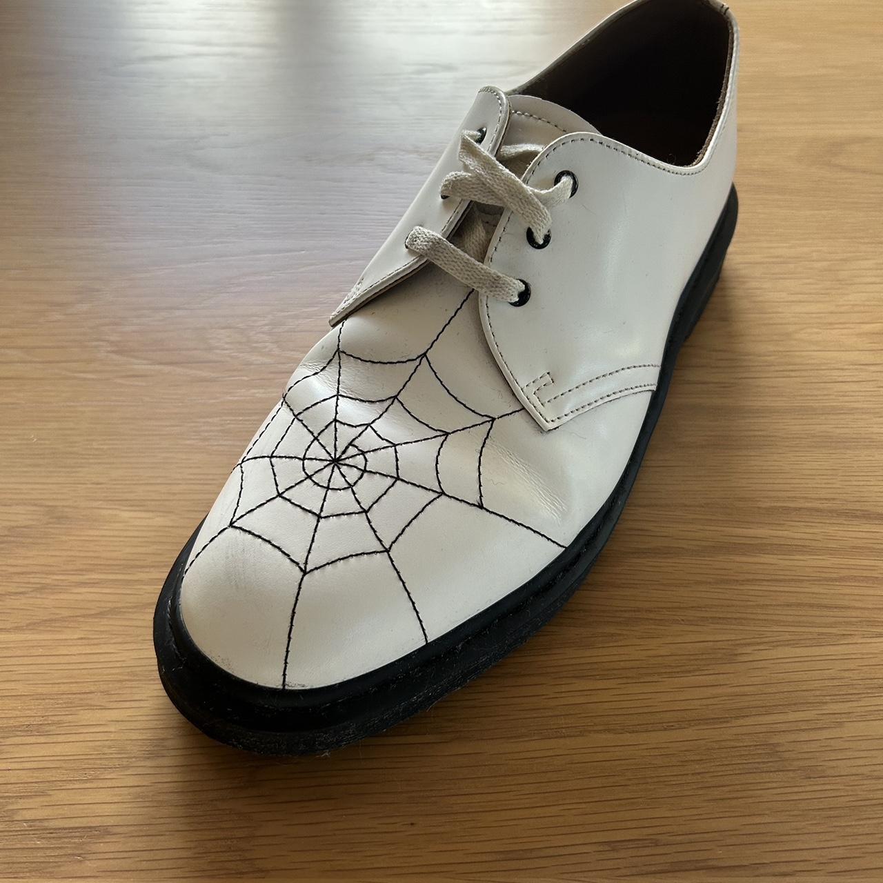 supreme spiderweb docs Lightly used - Depop