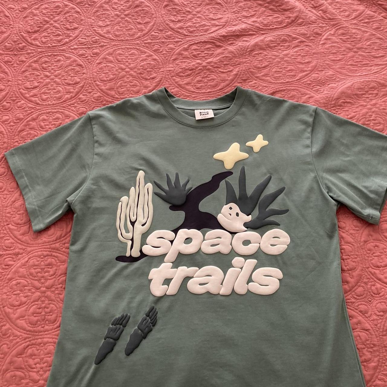 Broken planet tee “Space trails” Wore once Authentic - Depop