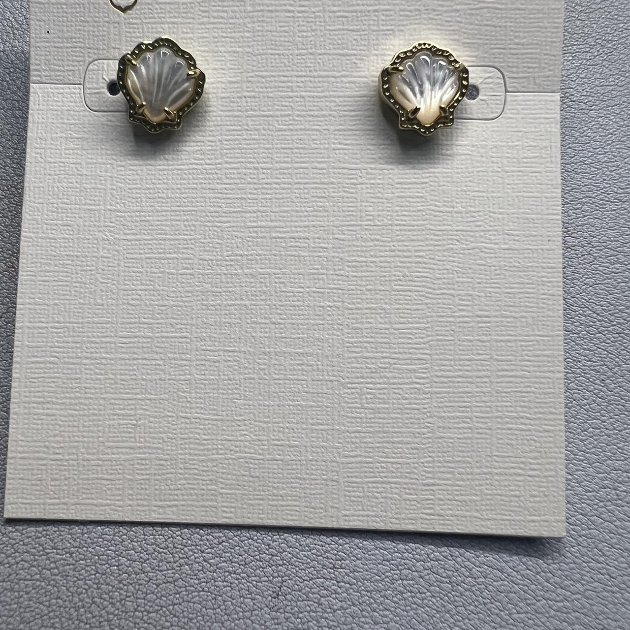 Kendra Scott Brynne Gold Shell Stud Earring in Ivory... - Depop