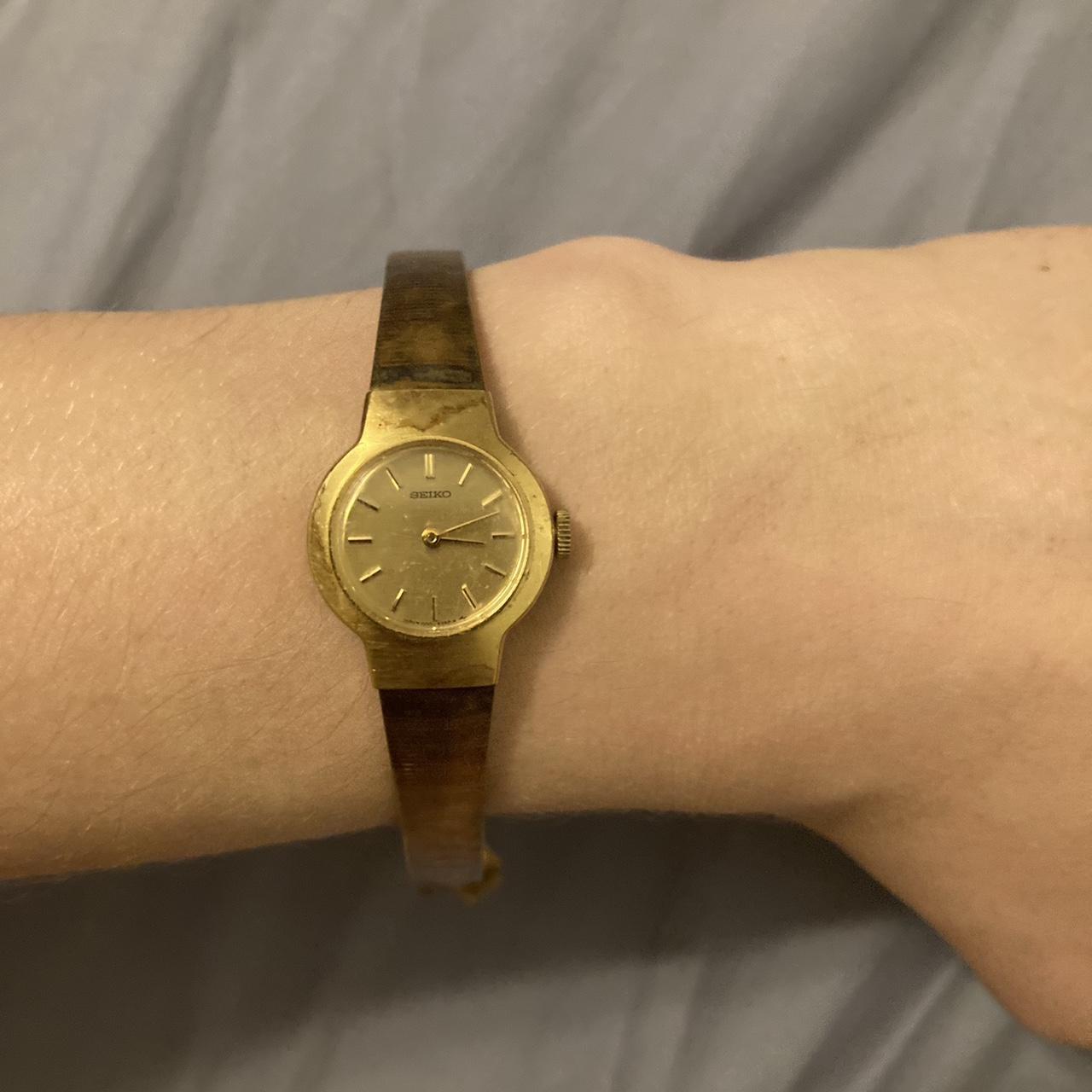 Woman’s decently rare gold tone quartz seiko watch ! - Depop