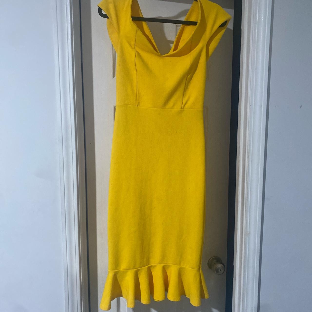 Boo hoo Yellow body con dress UK size 12 - Depop