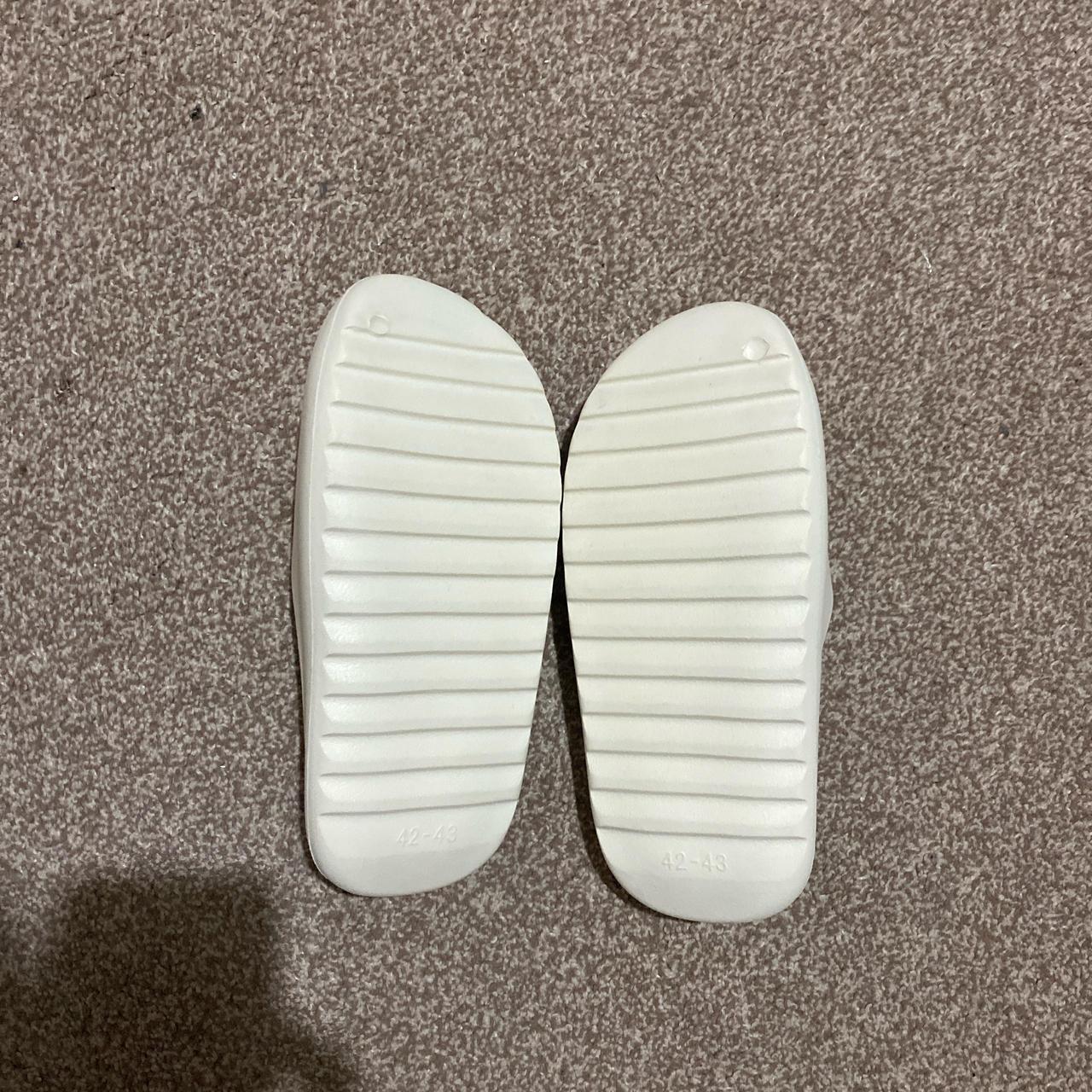 White Yeezy Slides Slightly damaged No box - Depop