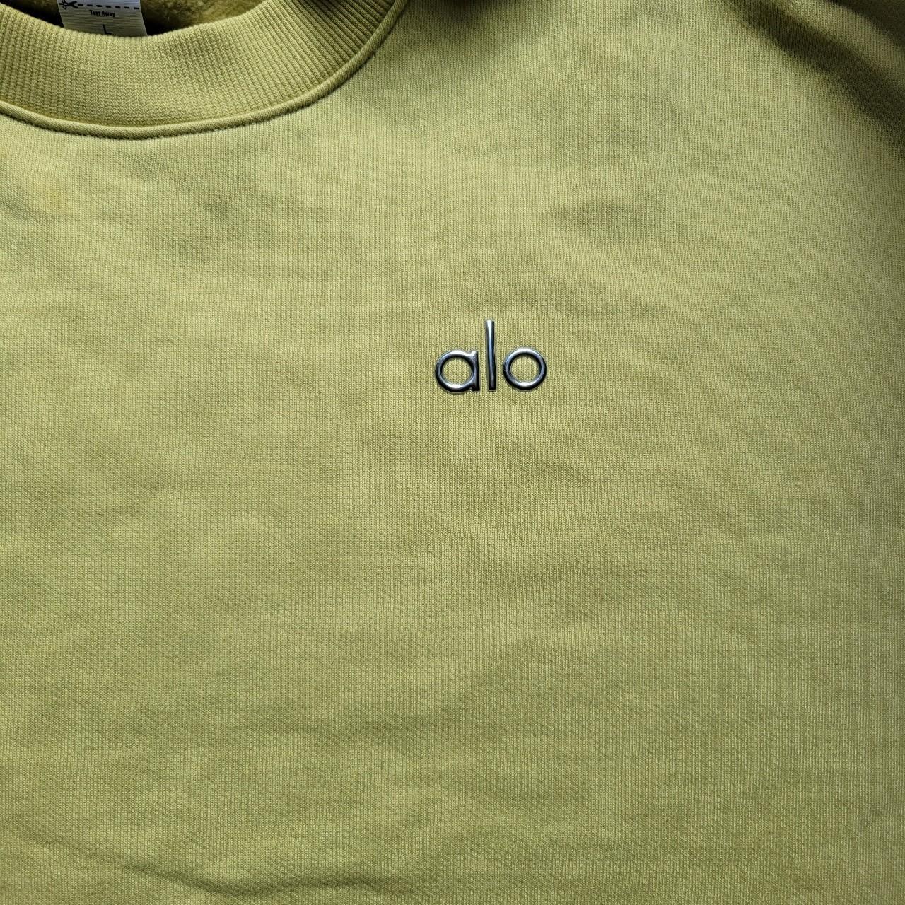 New Alo Yoga Accolade Crew Neck Pullover Never... - Depop