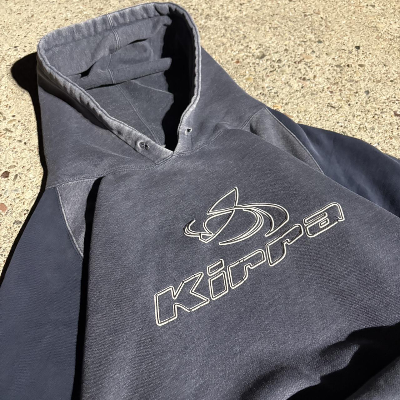 Rare Vintage 90s two tone alternative grunge center... | Depop