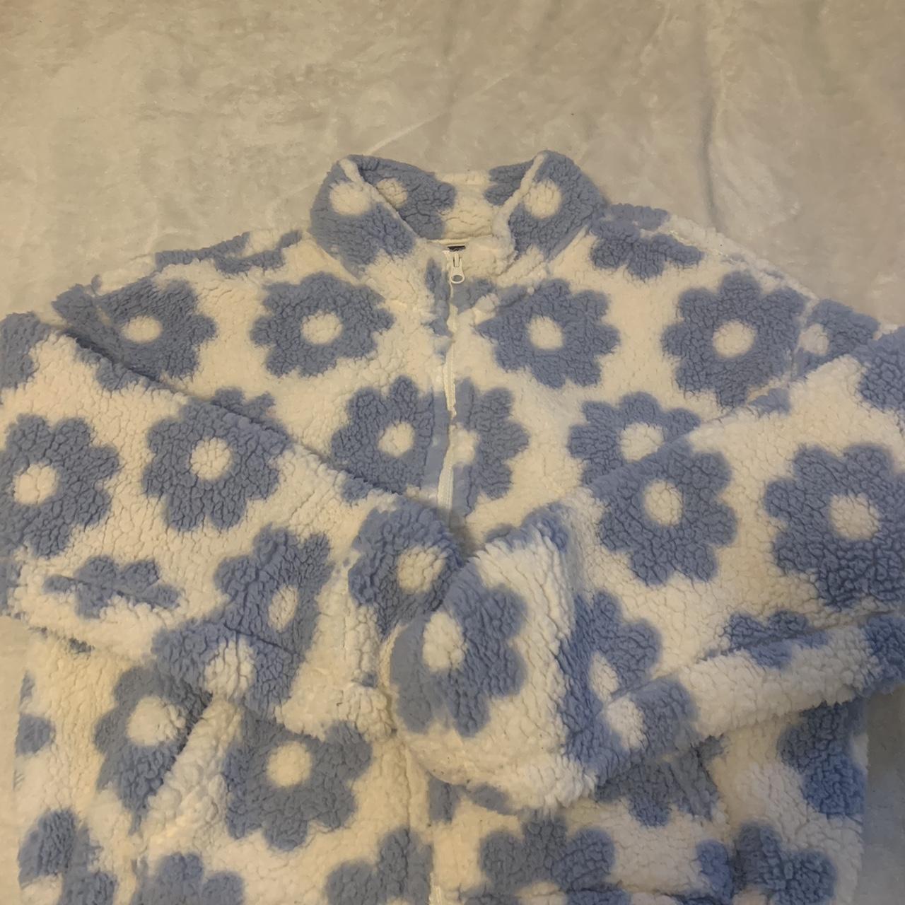 Pacsun Floral Sherpa - Depop