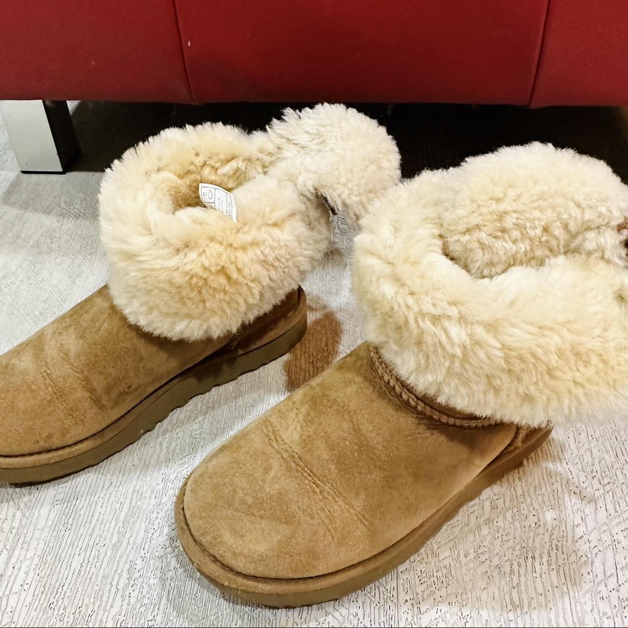 SUPER CUTE UGG BOOTS WHEN PUT DOWN CAN BECOME ULTRA... - Depop