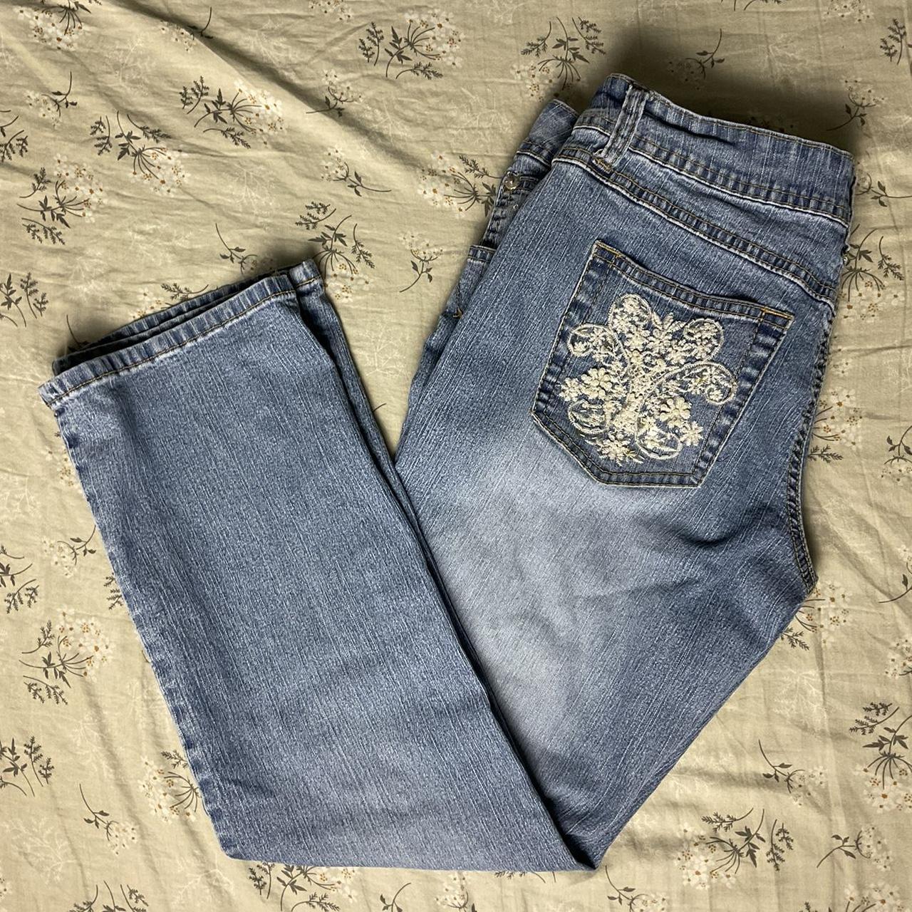 🌀 adorable vintage light blue capris with cute... - Depop